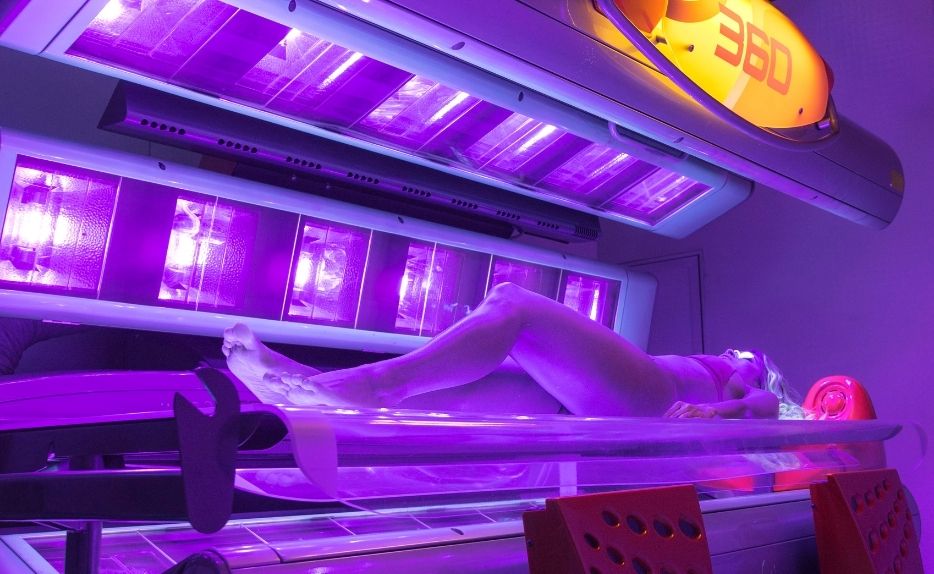 Brillando con los beneficios de los rayos UVA - Bienestar Cósmico